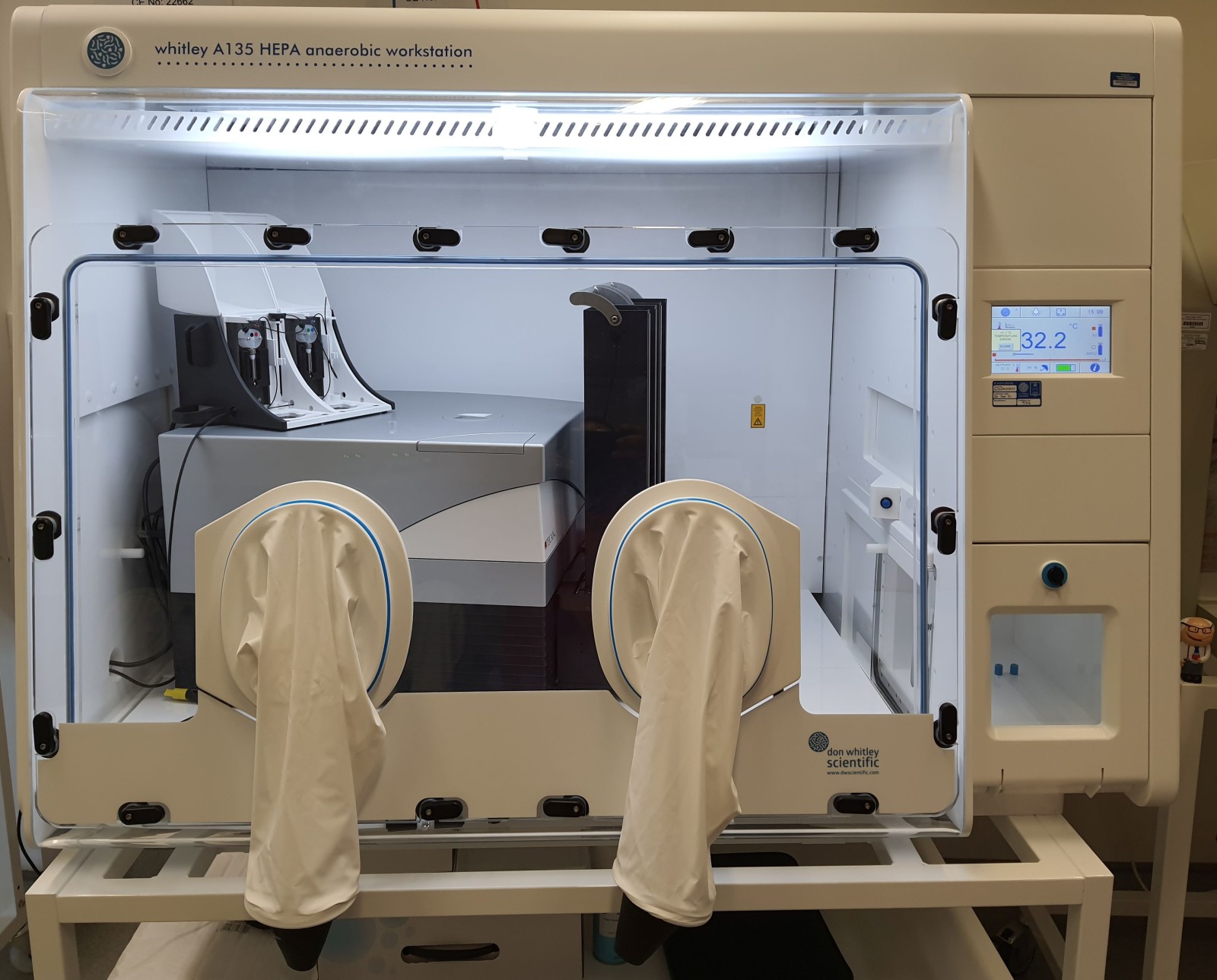 Whitley A135 HEPA Workstation - Don Whitley Scientific